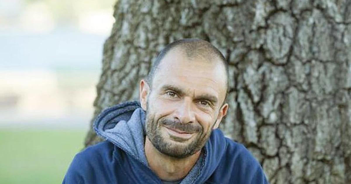 Lo scrittore Premio Strega Fabio Genovesi a Cala Civette per la ...