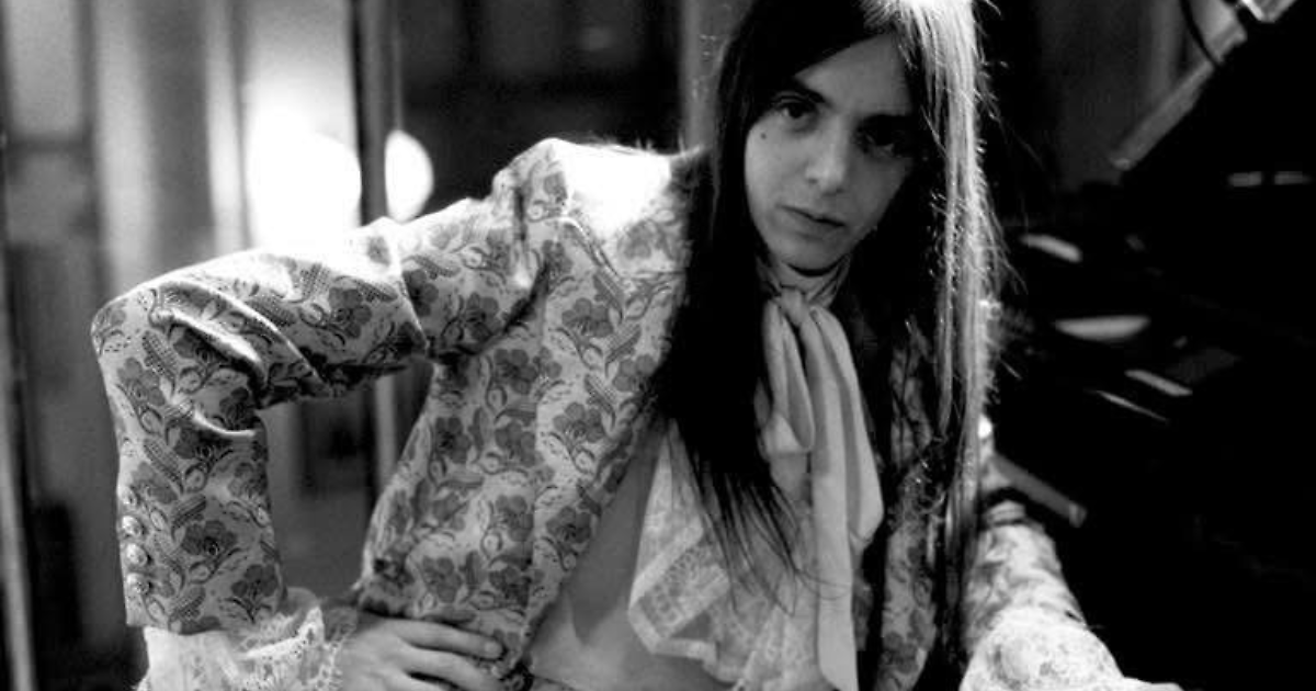 Lucio Corsi e il cuore ingarbugliato: “Situazione Complicata” è il ...