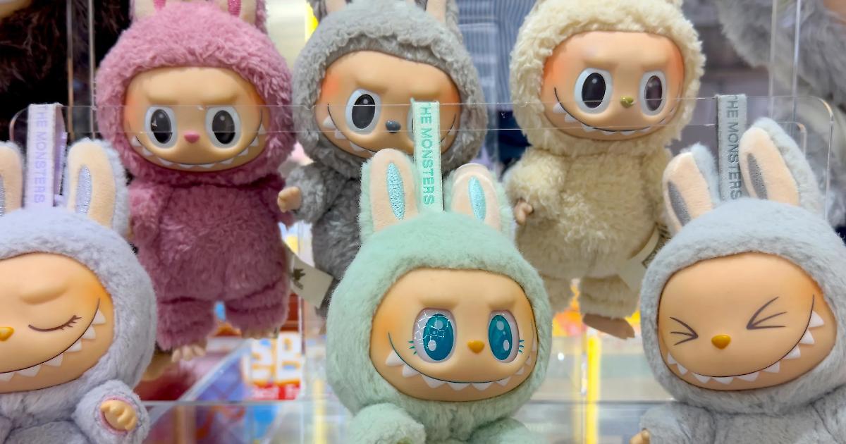 I pupazzi Labubu, fenomeno mondiale: quanto costano, quanto valgono gli esemplari più rari, dove ...