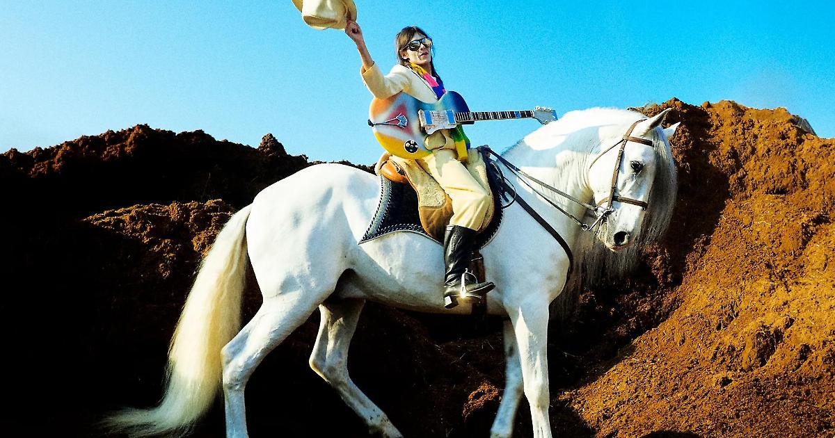 Lucio Corsi chiude la sua estate trionfale a Milano: ultima data del ...