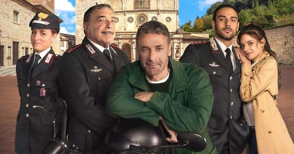 Splendida Cornice riparte stasera 15 gennaio su Rai 3: Geppi Cucciari ...